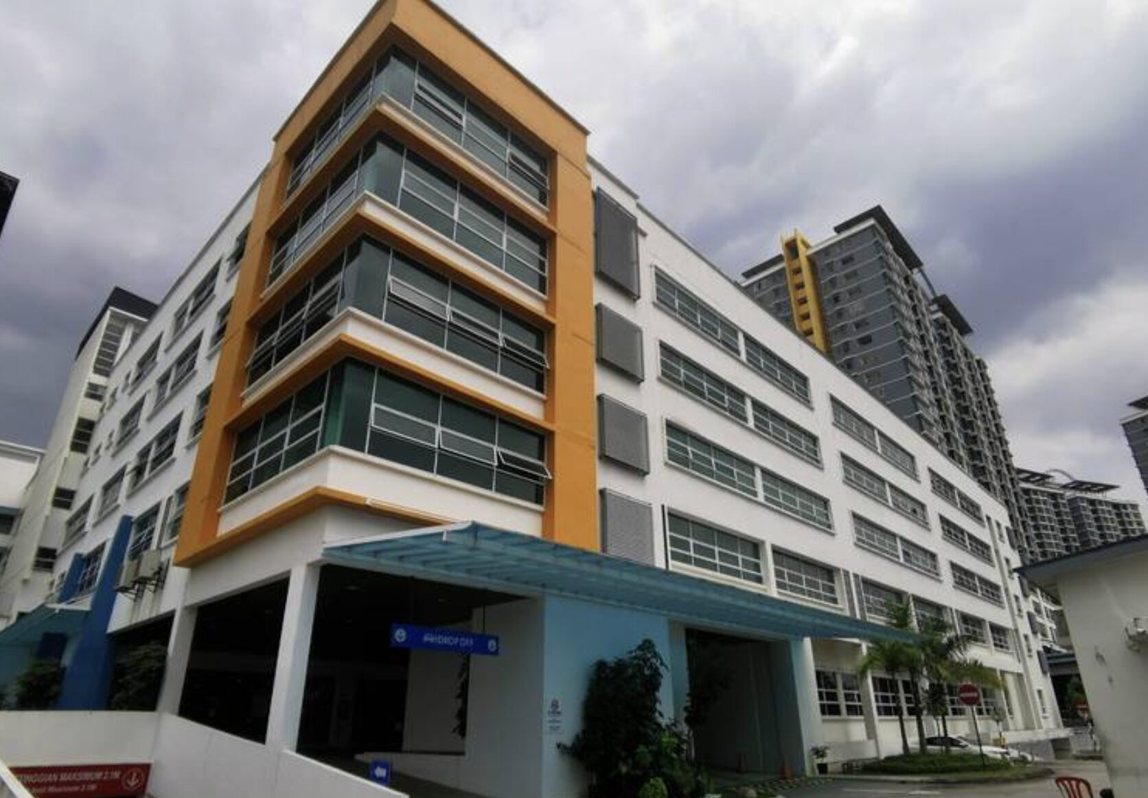 Dwi Emas International school（デウィイーマスインターナショナルスクール） - GLOBRIDGE -マレーシア ...